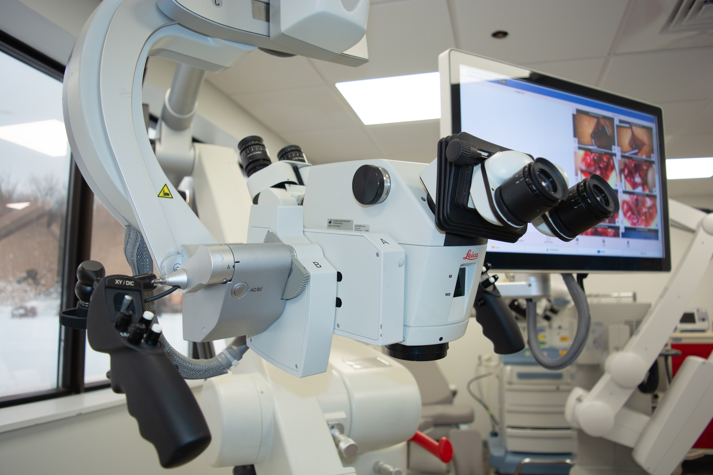 Surgical Microscopes In The Medical Field : Leica & Ziess