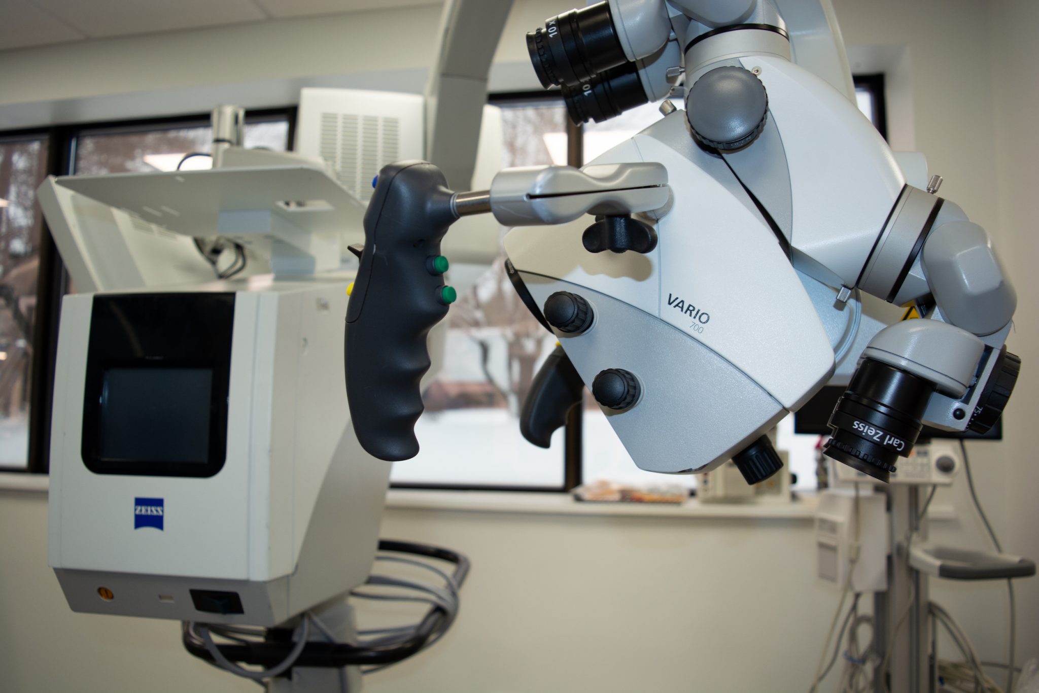 Surgical Microscopes In The Medical Field : Leica & Ziess